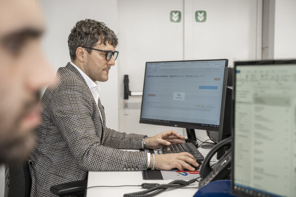 Contact Center AV Service: Supporto Clienti Ricambi Auto