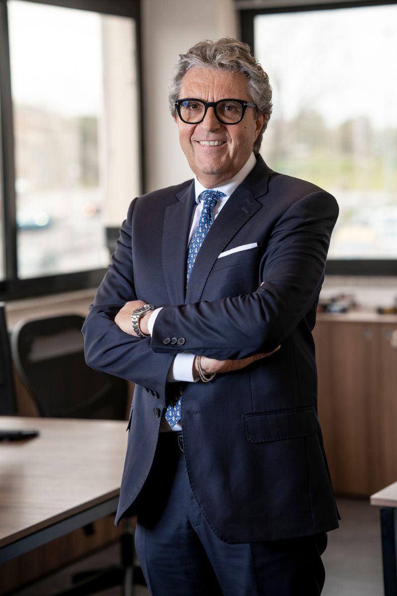 Storia di AV Service: Leader Ricambi Auto in Italia