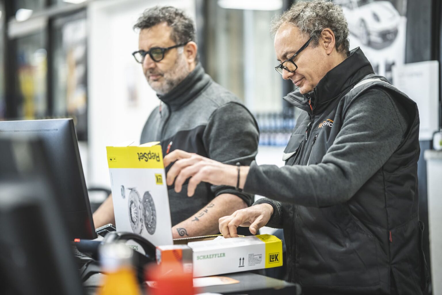 AV Service: Ricambi Auto Originali e Aftermarket in Italia