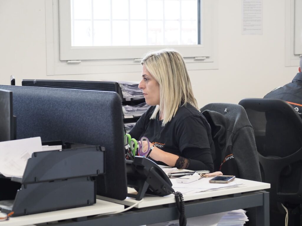 Contact Center AV Service: Supporto Clienti Ricambi Auto