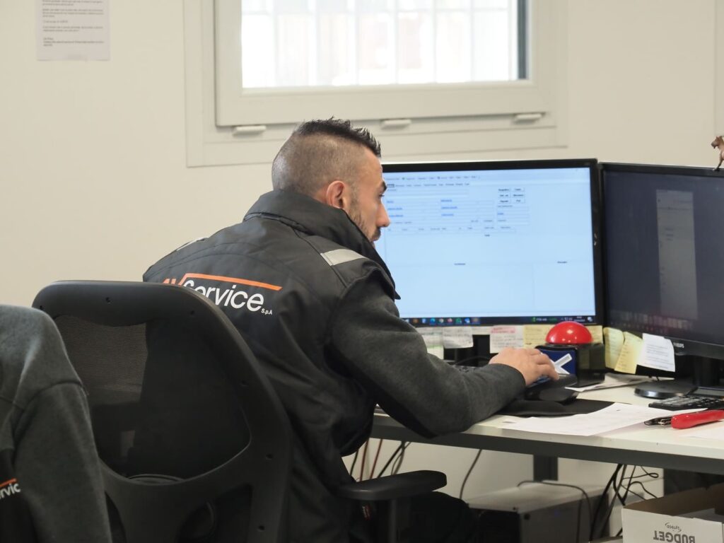 Contact Center AV Service: Supporto Clienti Ricambi Auto