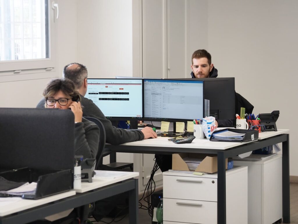 Contact Center AV Service: Supporto Clienti Ricambi Auto